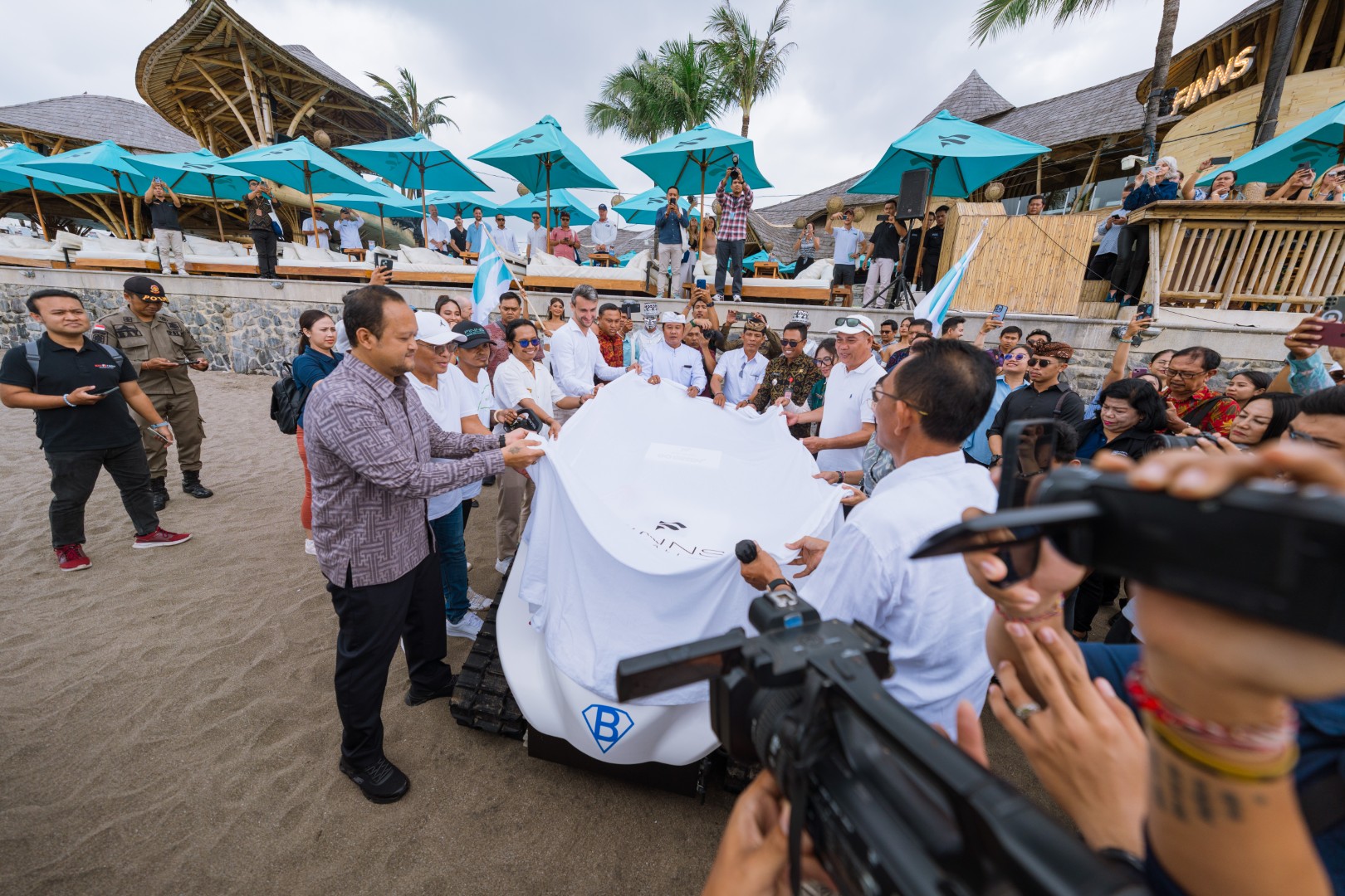 FINNS Bali Launches Bali’s First SAR Helicopter and Eco-Friendly Beach ...